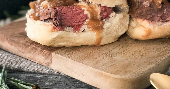 Prime Rib Sliders with Caramelized Onions and Horseradish Cream | Punchfork