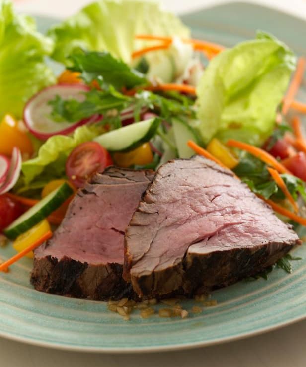 Grilled Spicy Filet Mignon Salad with Ginger-Lime Dressing | Punchfork