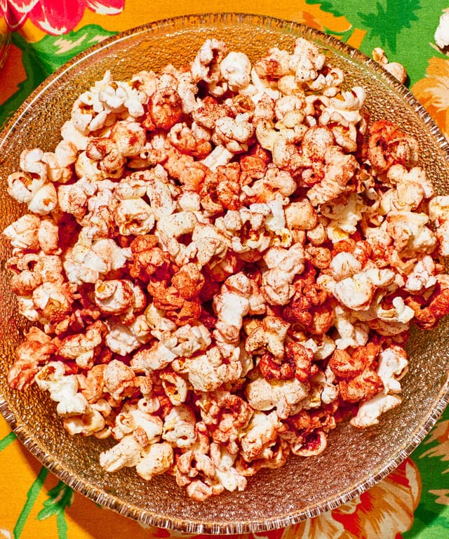 Tangy Tomato-Chile Popcorn | Punchfork