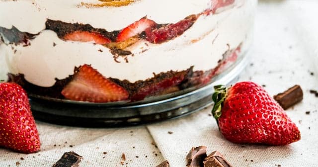 Strawberry Tiramisu Trifle | Punchfork