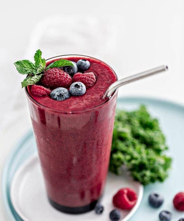 Berry Mango Kale Smoothie | Punchfork