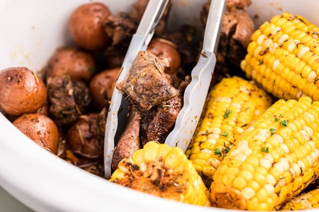 Slow Cooker Steak, Potatoes, and Corn | Punchfork Slow Cooker Steak, Potatoes, and Corn | Punchfork