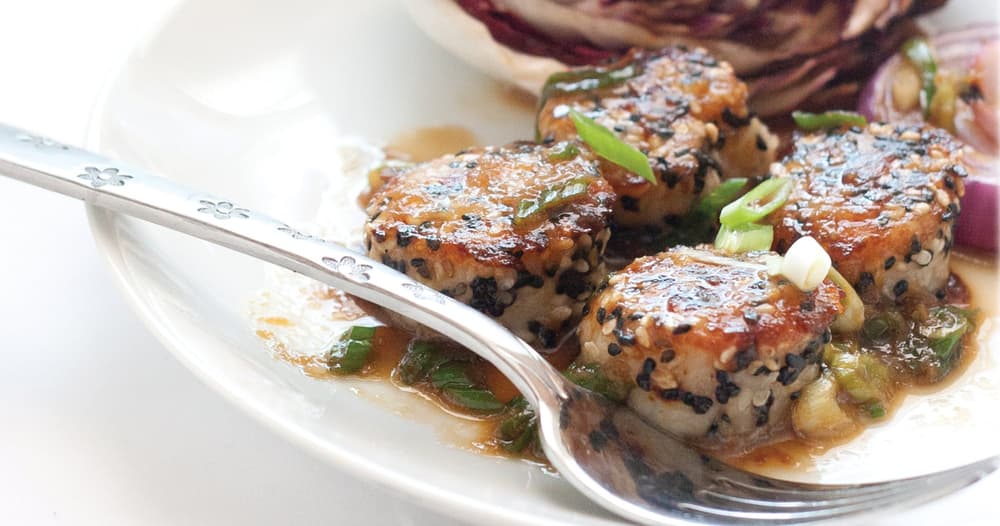 Sesame-Crusted Scallops with Green Onion Sauce | Punchfork