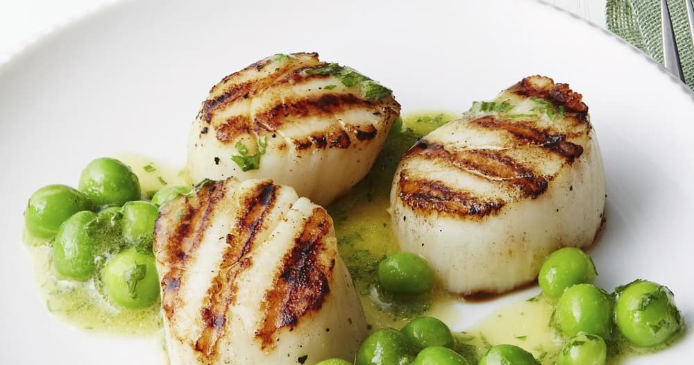 Caramelized Scallops with Green Pea Vinaigrette | Punchfork