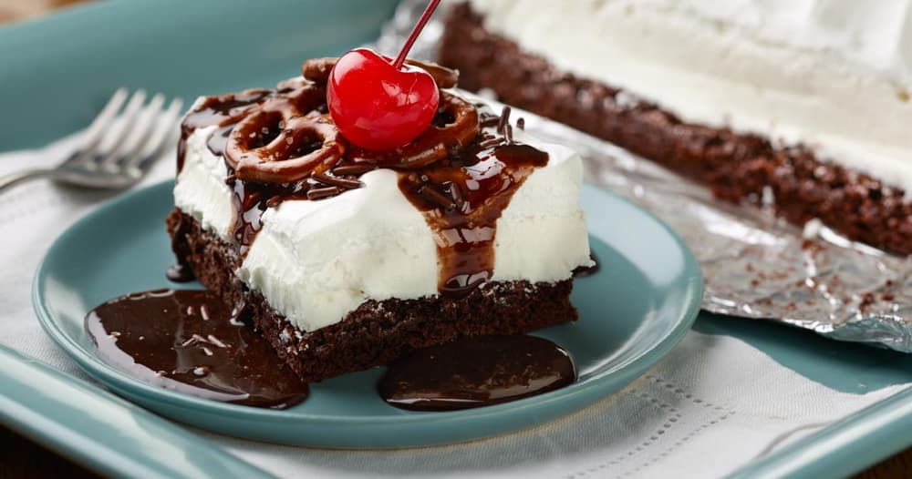 Super-Chocolate Sundae Cake Bar | Punchfork