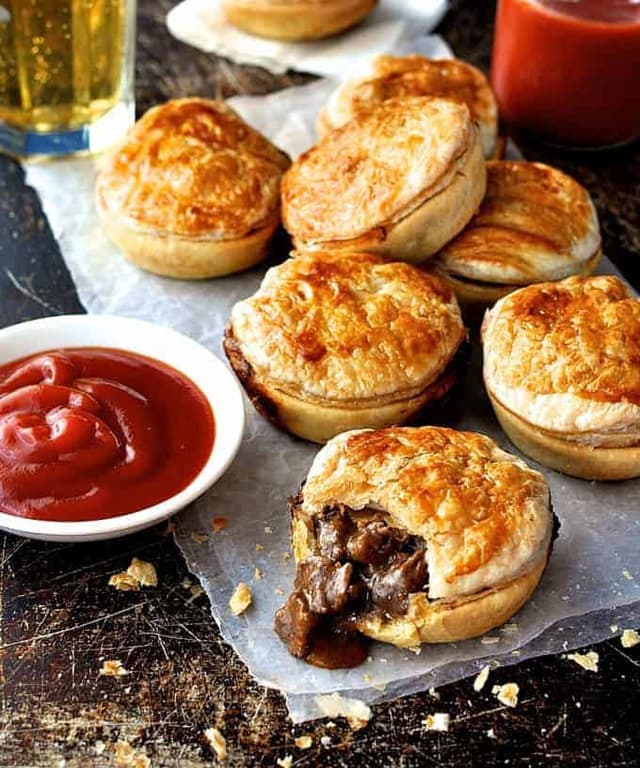 Party Pies (Aussie Mini Beef Pies) | Punchfork