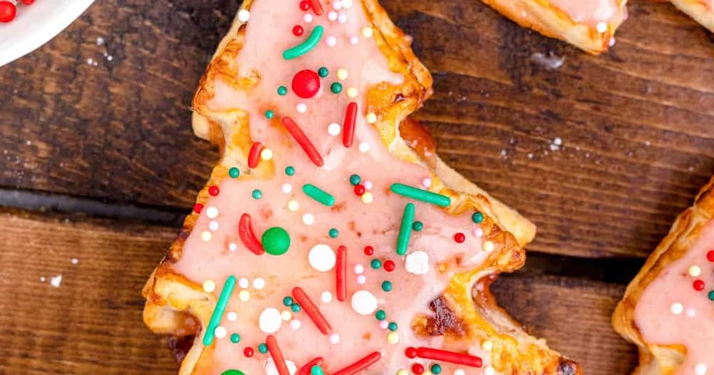 Christmas Tree Pop Tarts | Punchfork