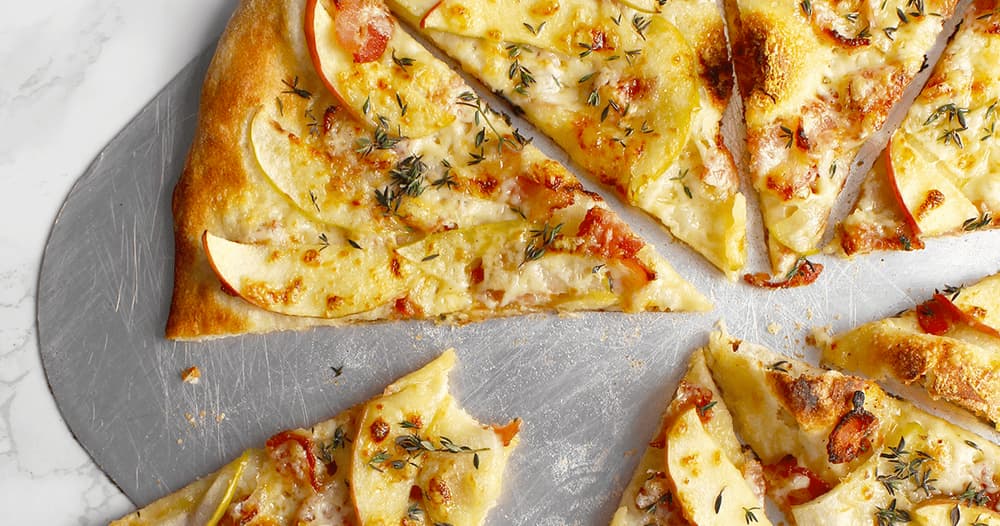 Maple-Bacon Pizza with Apples and Cheddar | Punchfork