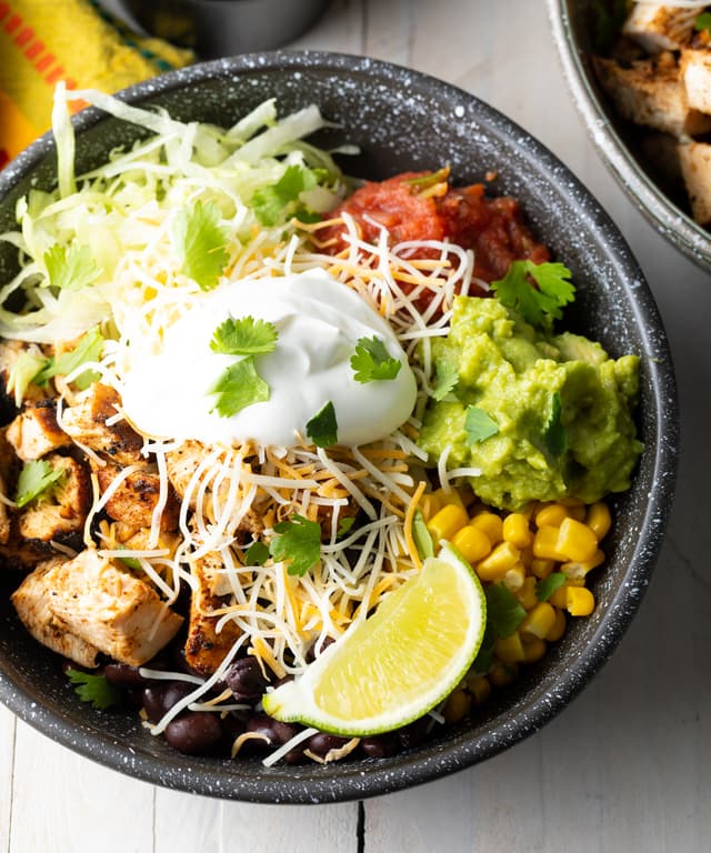 Homemade Chipotle Bowls | Punchfork