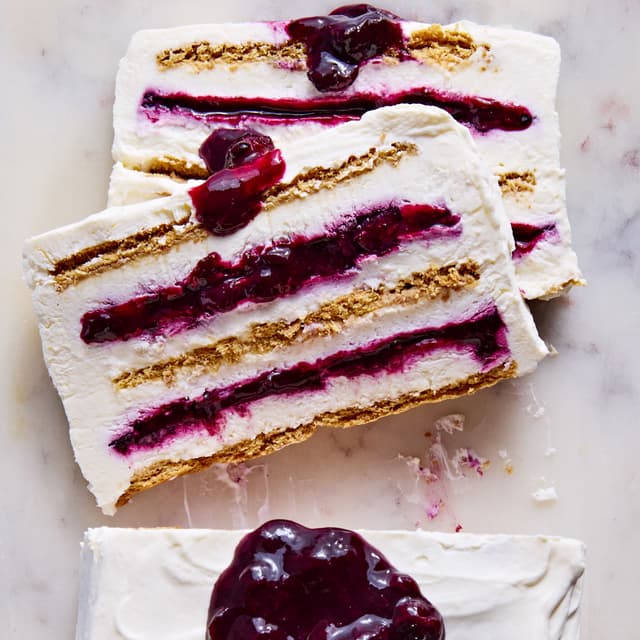 Blueberry Cheesecake Icebox Cake | Punchfork