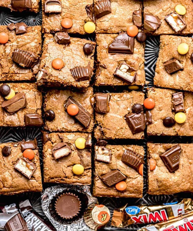 Gooey Candy Bar Blondies | Punchfork
