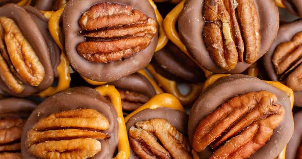 Pretzel Rolo Turtles | Punchfork