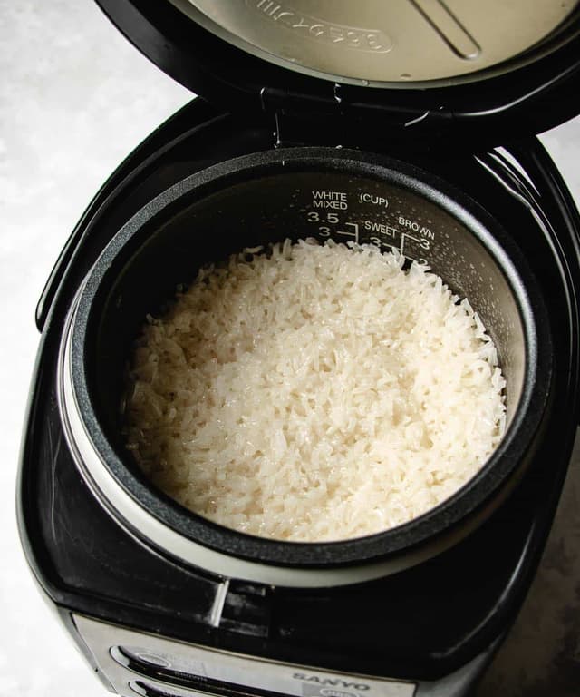 Sticky Rice in Rice Cooker | Punchfork