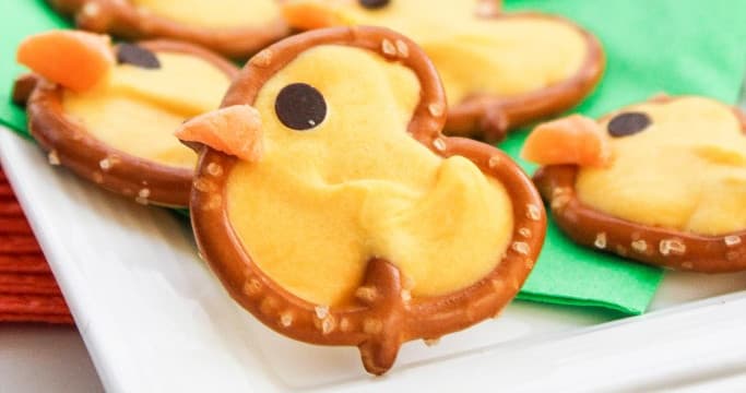 Easter Chick Pretzels | Punchfork