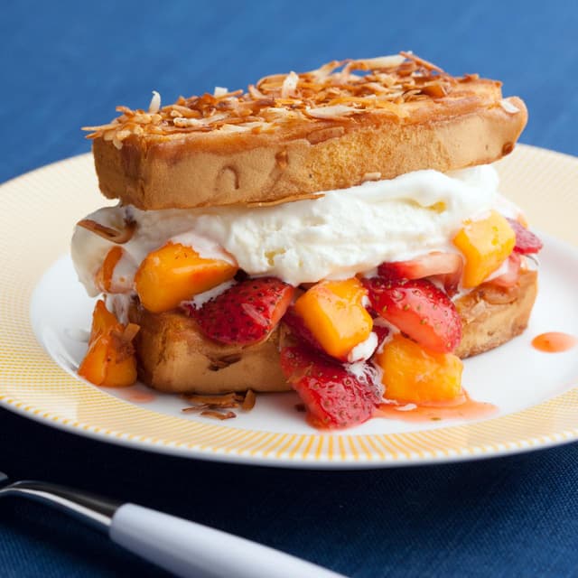 Strawberry Mango Pound Cake Shortcakes | Punchfork