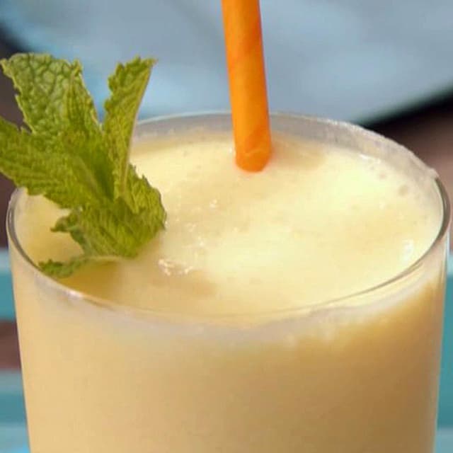 Mango-Yogurt-White Rum Smoothie | Punchfork