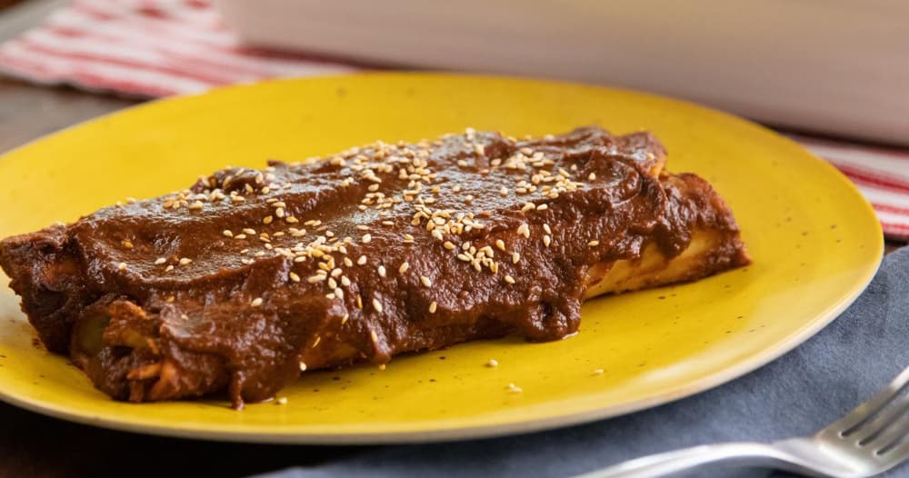 Enchiladas De Pollo en Mole Coloradito | Punchfork