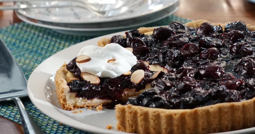 Cherry Cheesecake Pizza Pie | Punchfork