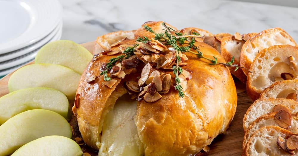 Baked Brie with Almonds | Punchfork