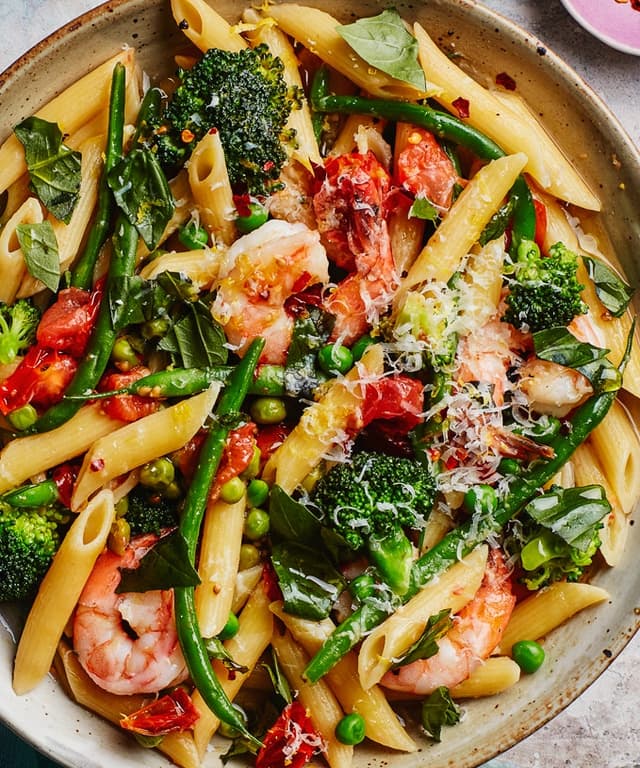 One-Pot Pasta Primavera with Broccoli, Tomatoes, and Shrimp | Punchfork