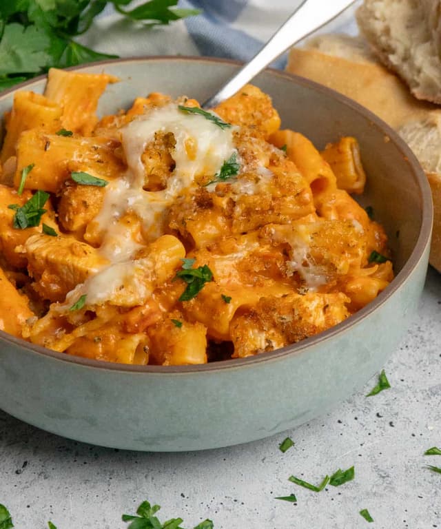 One Pot Chicken Parmesan Pasta Punchfork