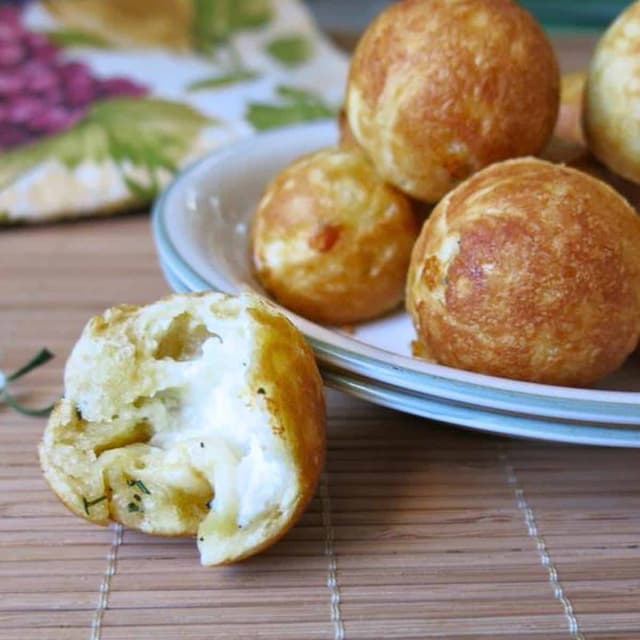 Three Cheese Pizza Cake Pops | Punchfork