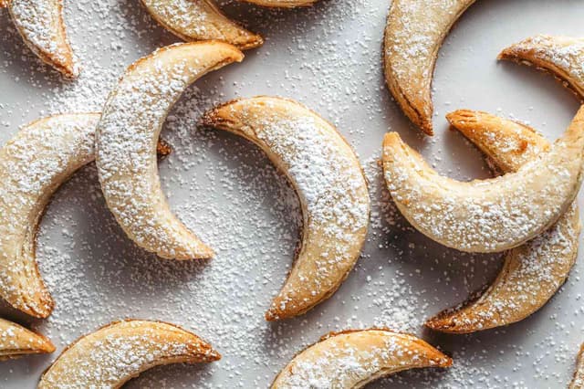German Almond Crescent Cookies | Punchfork