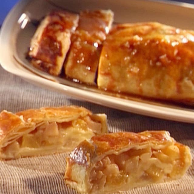 Das Pear Pineapple Strudel | Punchfork