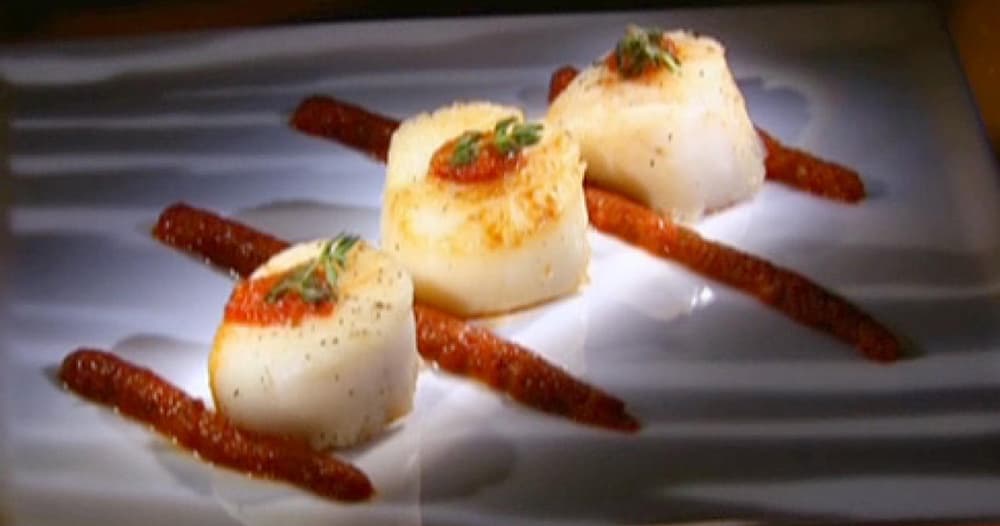Sauteed Scallops with a Spicy Piquillo Pepper Puree | Punchfork