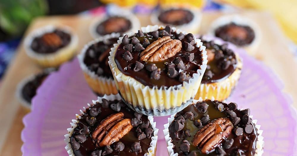 Mini Turtle Cheesecakes | Punchfork