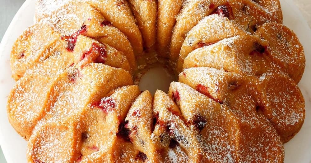 Rich Cranberry Coffee Cake | Punchfork