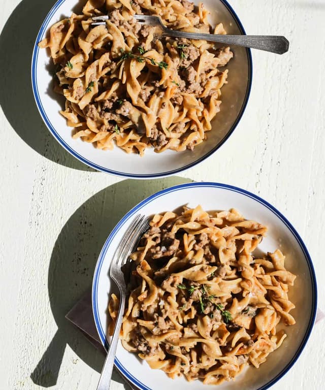 One-Pot Hamburger Helper Beef Stroganoff | Punchfork