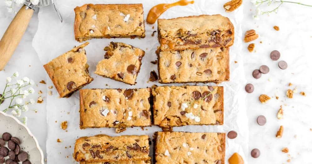 Chocolate Chip Caramel and Pecan Turtle Cookie Bars | Punchfork