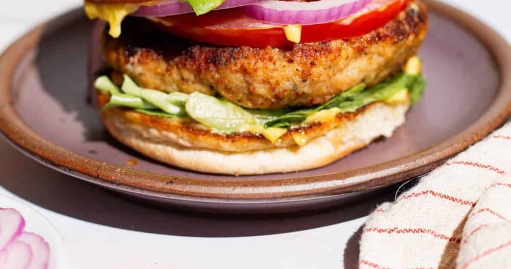 Best Ever Chicken Burger with Mediterranean-Spiced Chicken Patties ...