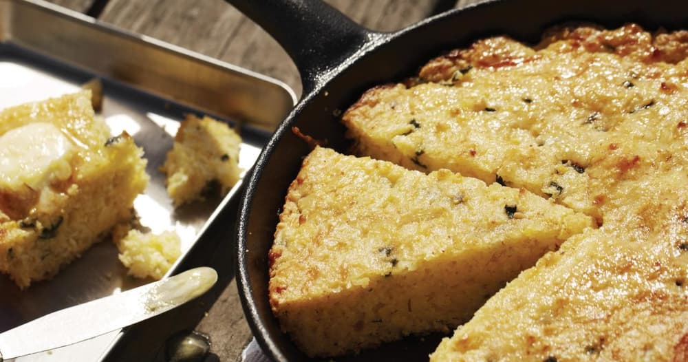 Roasted Poblano Skillet Cornbread | Punchfork