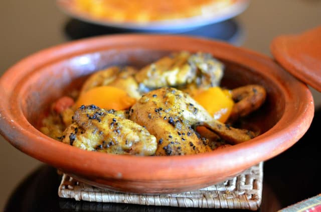 Moroccan Chicken Tagine with Nigella Seeds (Black Seeds or Sanouj ...