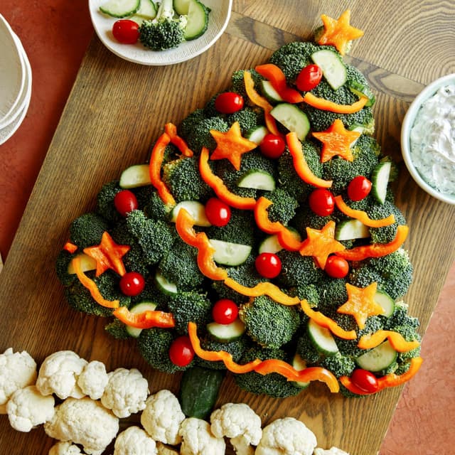 Crudite Christmas Tree with Sour Cream and Chive Dip | Punchfork