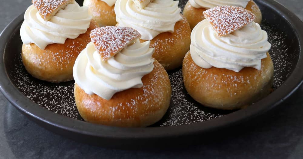 Semla (Swedish Fat Tuesday Buns) | Punchfork