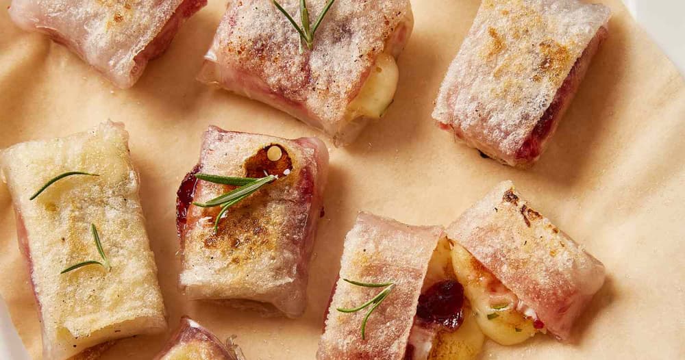 Crispy Brie and Cranberry Rice Paper Bites | Punchfork