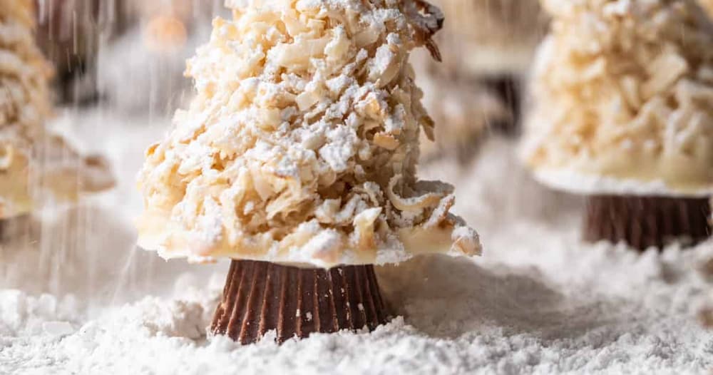 Easy Vanilla Sugar Dusted Macaroon Trees | Punchfork