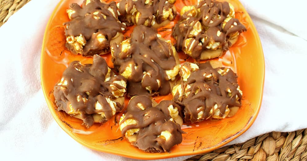 Buckeye Crunch Popcorn Clusters | Punchfork