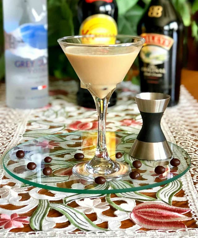 Capatini (Cappuccino Martini) | Punchfork