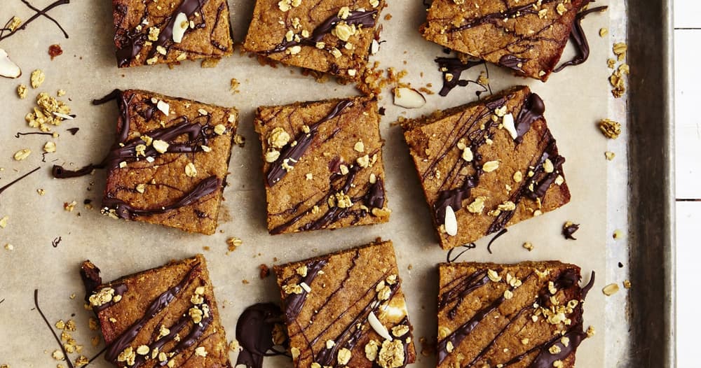 Peanut Butter Granola Blondie Bar | Punchfork