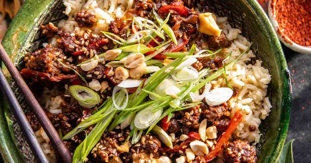 20 Minute Korean Gochujang Beef Bowls | Punchfork