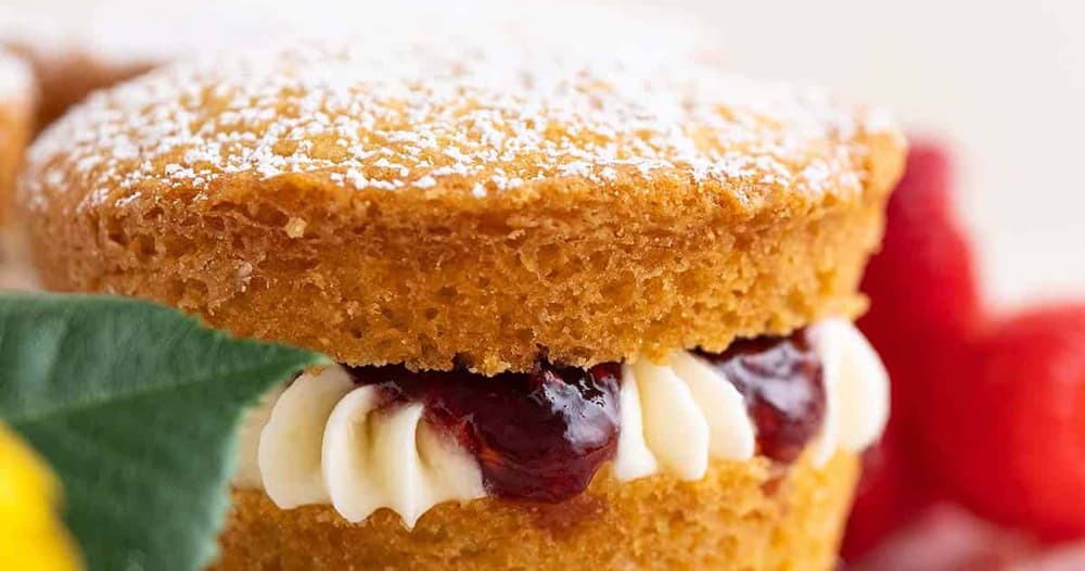 Mini Victoria Sponge Cake | Punchfork