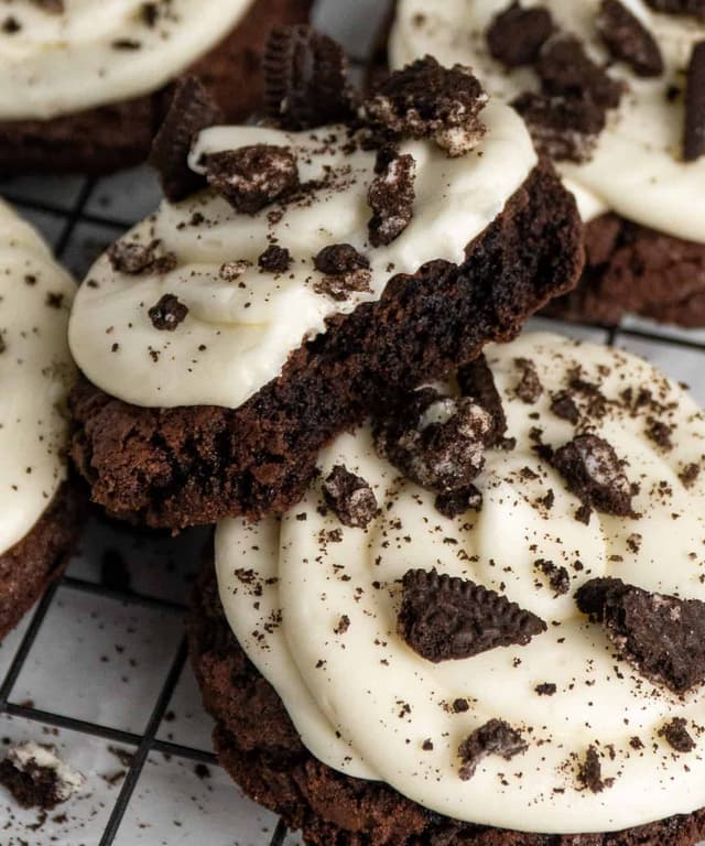 Copycat Crumbl Chocolate Oreo Cookies | Punchfork