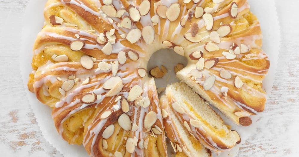 Apricot-Almond Tea Rings | Punchfork