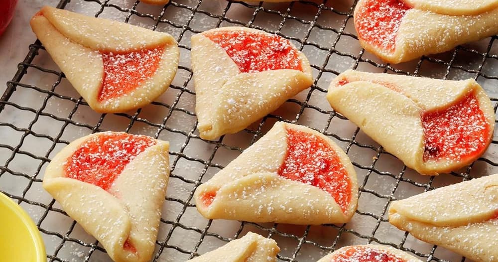 Strawberry Wedding Bell Cookies | Punchfork