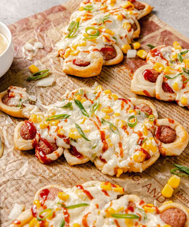 Pull-Apart Corn Cheese Pigs in a Blanket | Punchfork