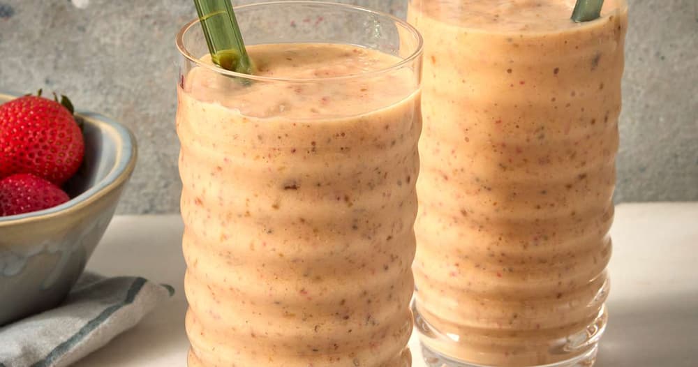 Strawberry-Mango Chia Seed Smoothie | Punchfork